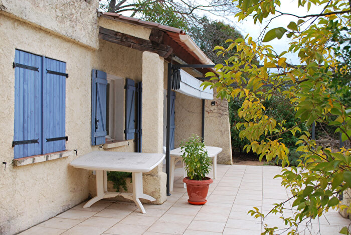 Maison à vendre - Salernes - 10 pièces - 6 chambres