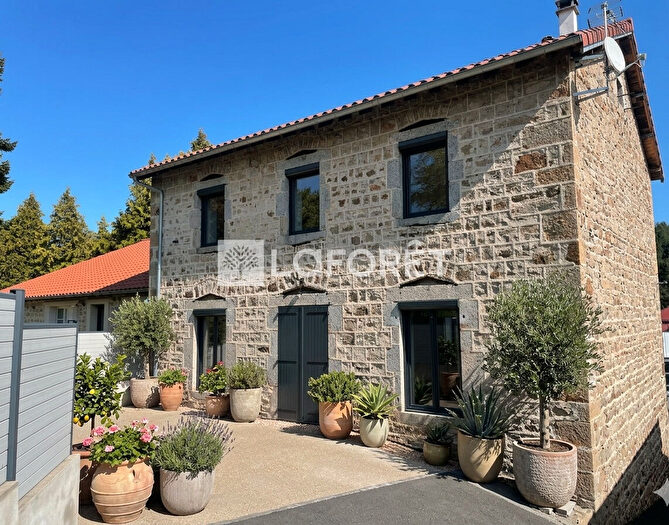 Maison à vendre - Viverols - 4 pièces - 3 chambres