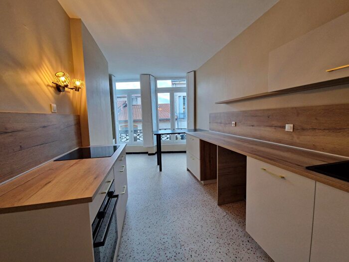 Appartement à louer - Saint-Étienne, Centre-ville, Peuple, Chavanelle - 2 pièces - 1 chambre