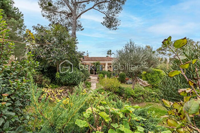 Maison à vendre - Saint-Raphaël, Dramont - 10 pièces - 6 chambres