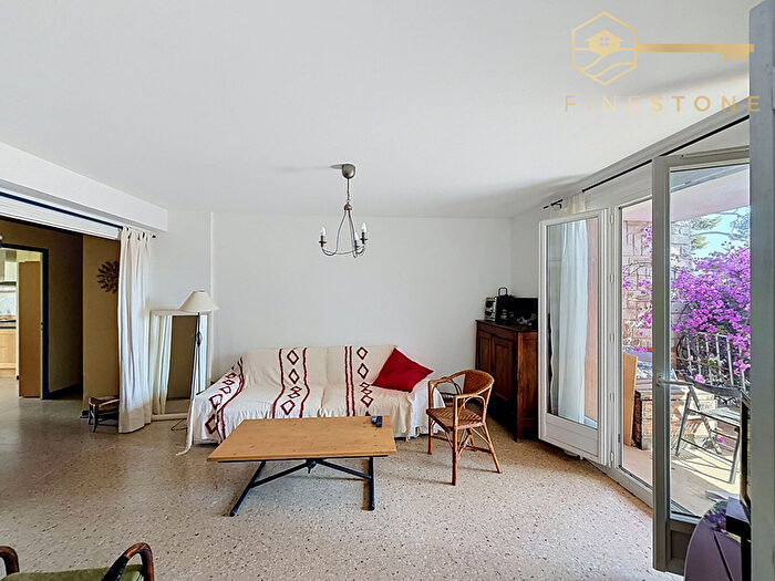 Saint-Cyr-sur-Mer, Les Lecques, Caylar, Cap Saint-Louis, Plage : Appartement 3 pièces à vendre