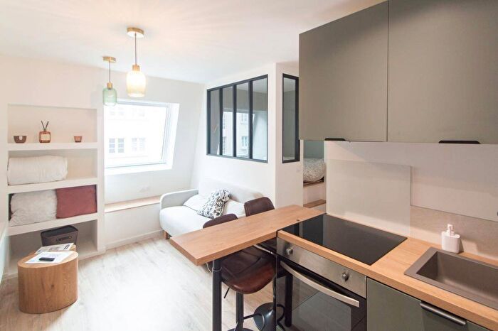 Appartement à louer - Centre Ville, Pau - 1 pièce