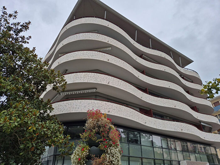 Appartement à vendre - Vichy, Coeur de Ville - 2 pièces - 1 chambre