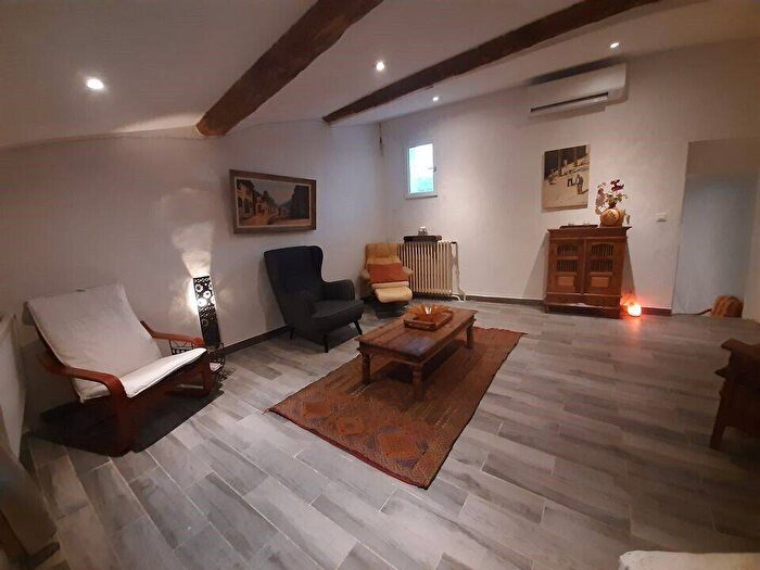 Grambois : Maison 3 pièces à louer