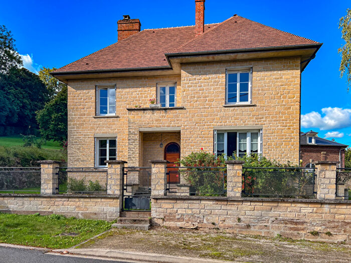 Maison à vendre - Vimoutiers - 9 pièces - 4 chambres