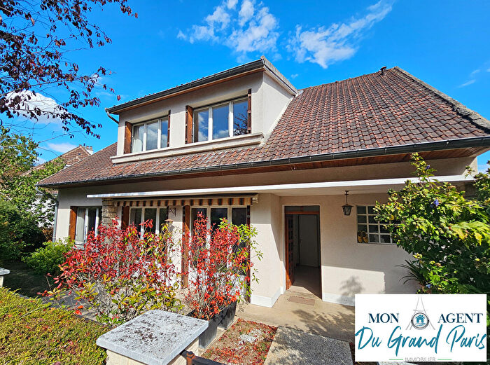 Maison 9 pièces à Jouy-en-Josas, à vendre