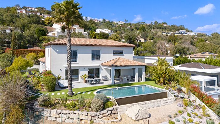 Maison à vendre - Les Adrets-de-lEstérel - 7 pièces - 4 chambres