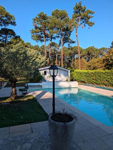 Maison à vendre - La Teste-de-Buch, Les Chênes Verts, Bordes, Clair-Bois, Pinède de Conteau - 6 pièces - 5 chambres