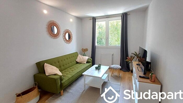 Appartement à louer - Berriat-Ampere, Grenoble - 1 pièce - 4 chambres