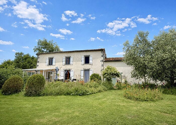 Maison 7 pièces à Le Bouchage, à vendre