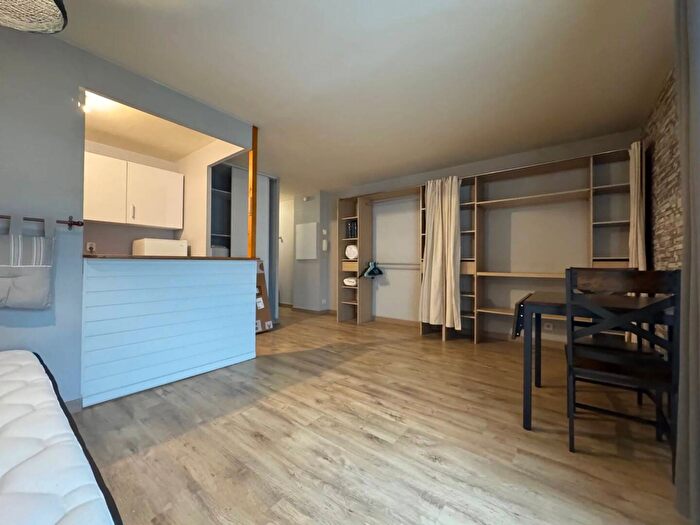 Appartement à louer - La Mare à la Veuve-La Remise à Jorelle, Bondy - 1 pièce