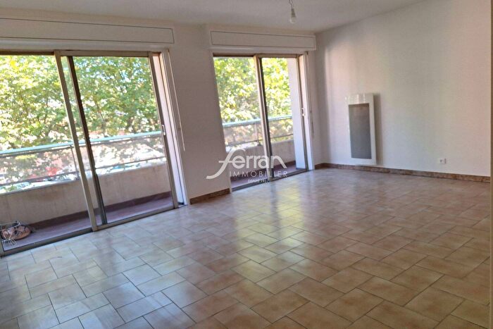 Appartement à louer - Boulevars-Gare-Saint Leger-Chabrand, Draguignan - 2 pièces - 1 chambre