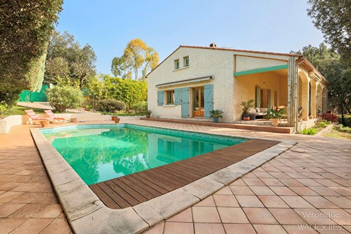 Maison à vendre - Saint-Gély-du-Fesc - 9 pièces - 5 chambres