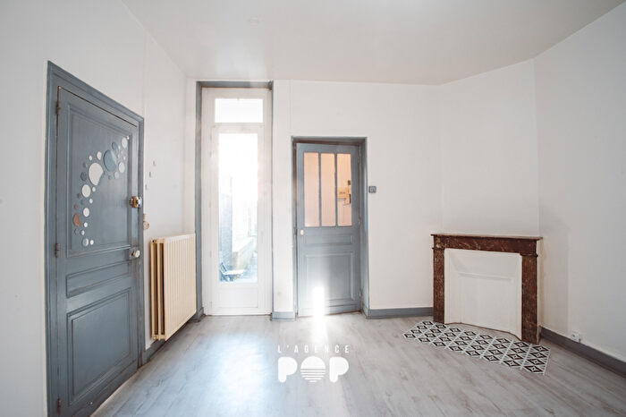 Appartement à louer - Périgueux, Centre-ville, La Gare, Saint-Martin - 2 pièces - 1 chambre
