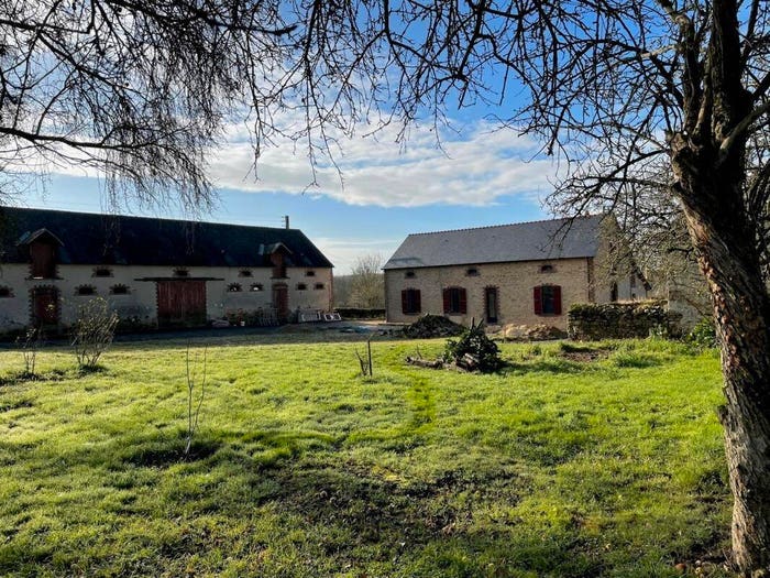 Maison 5 pièces à Montreuil-sur-Maine, à louer