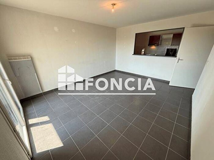 Appartement à louer - Zone Nord Est Urbaine, Tarascon - 3 pièces - 2 chambres