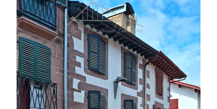 Maison à vendre - Saint-Jean-Pied-de-Port - 7 pièces - 4 chambres