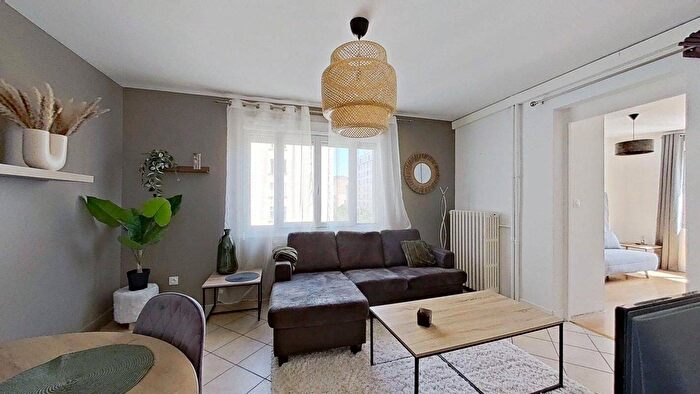 Appartement 3 pièces à Saint Louis, Lyon 7ème arrondissement, à louer