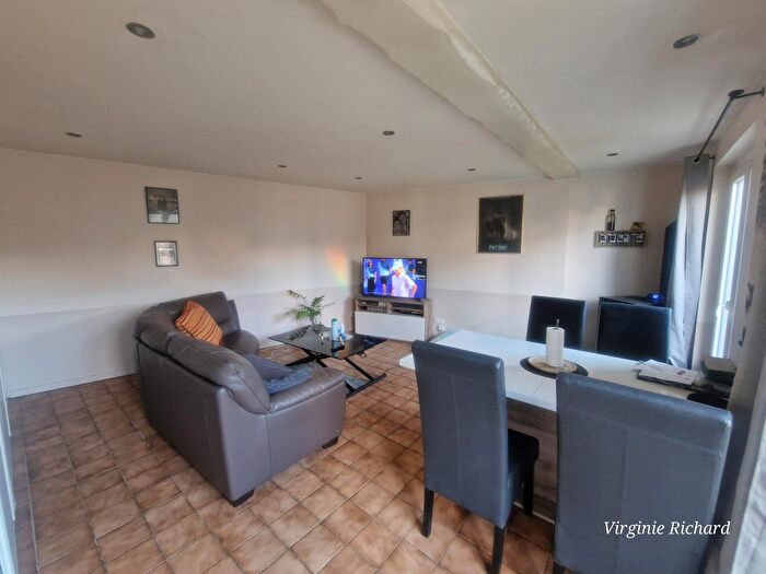 Maison à vendre - Ménétrol - 5 pièces - 3 chambres