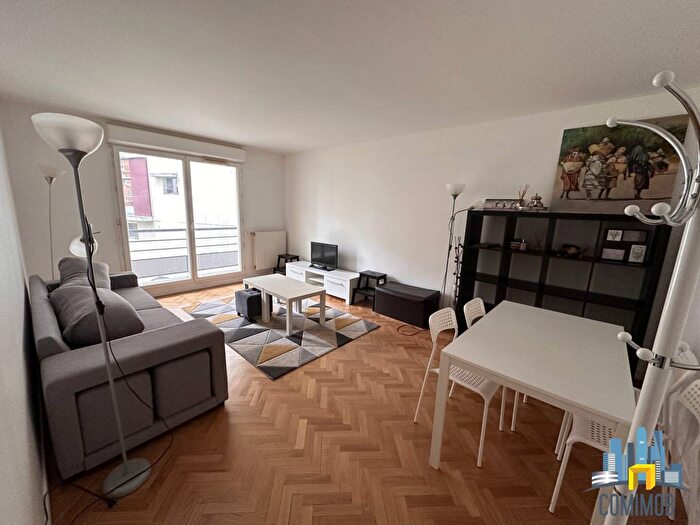 Appartement à louer - Faubourg de lArche, Courbevoie - 3 pièces - 2 chambres