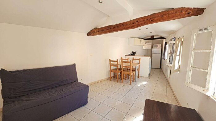 Appartement à louer - Centre Ville Nord, Grasse - 1 pièce