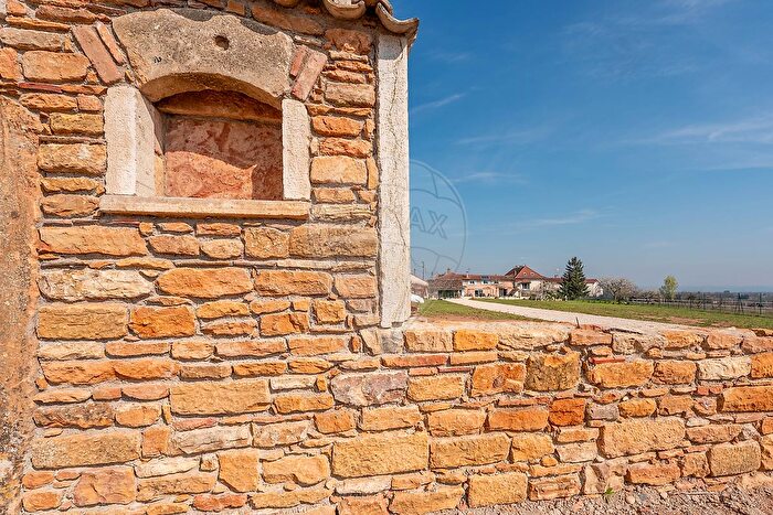 Maison à vendre - Saint-Étienne-la-Varenne - 8 pièces - 6 chambres