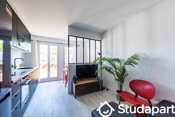 Abbaye, Créteil : Appartement 1 pièce à louer