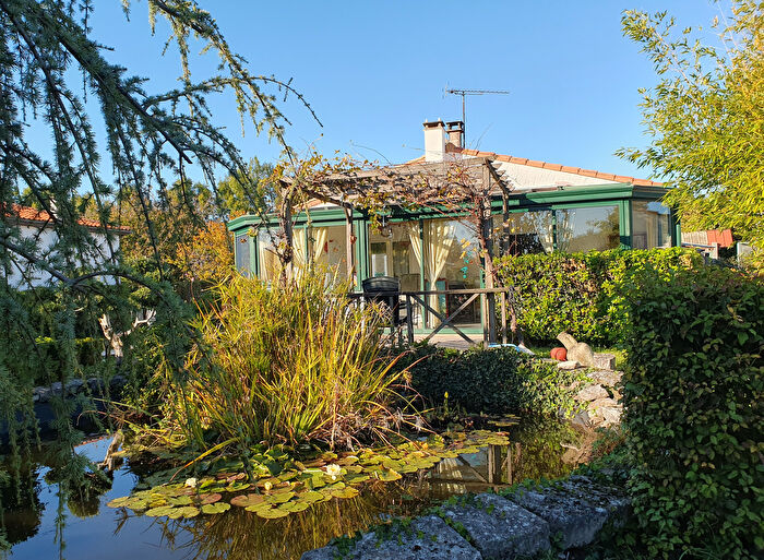 Maison à vendre - Saint-Georges-des-Coteaux - 5 pièces - 3 chambres