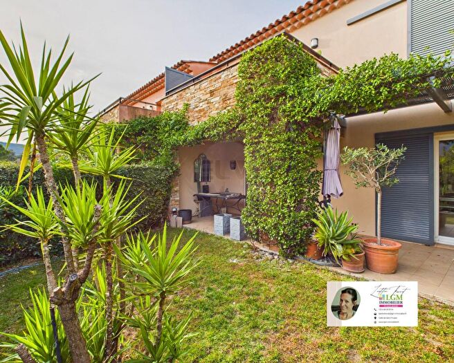 Maison à vendre - Le Plan-de-la-Tour - 3 pièces - 2 chambres