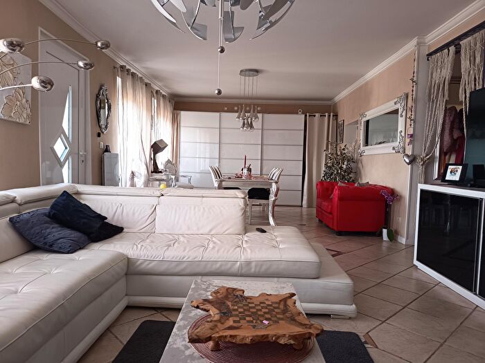 Maison à vendre - Sarreinsming - 5 pièces - 3 chambres