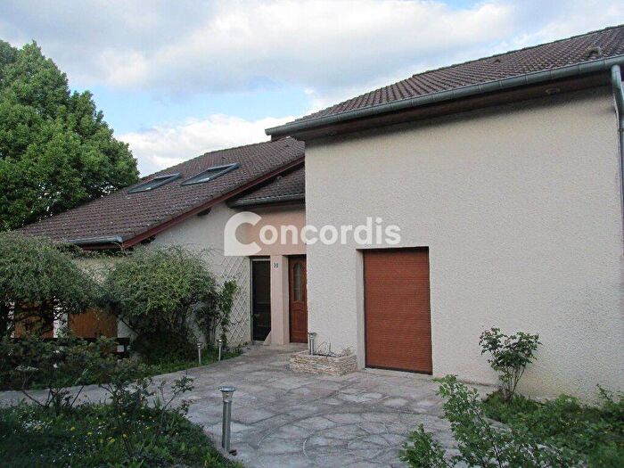 Maison à louer - Dugny-sur-Meuse - 10 pièces - 5 chambres