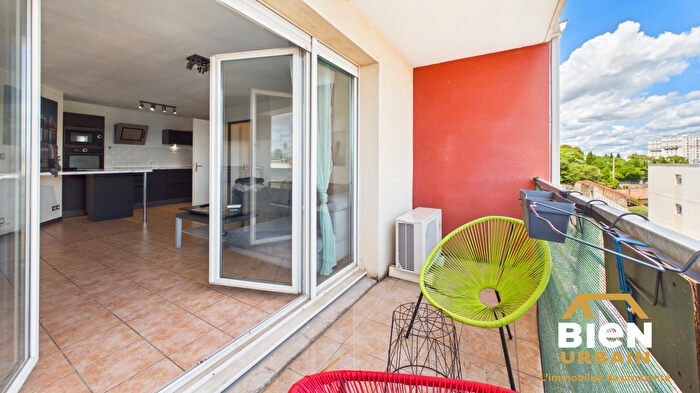 Appartement 3 pièces à Nîmes, Ville Active, à vendre