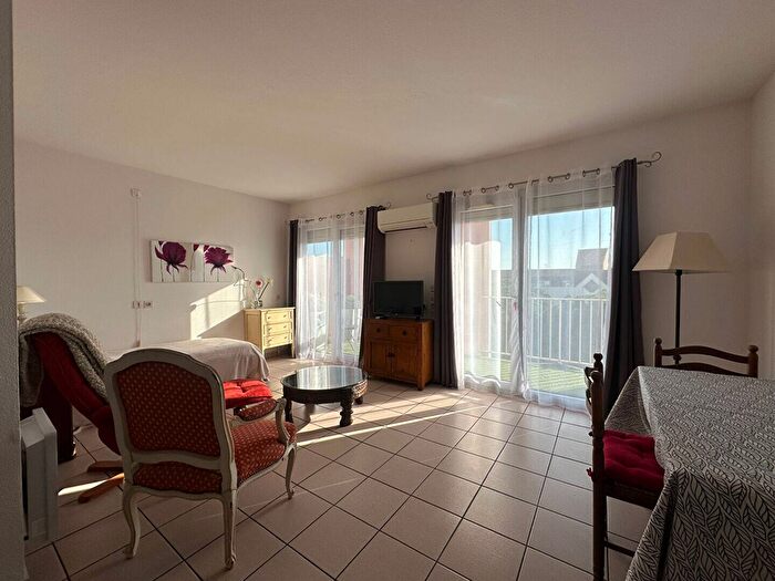 Appartement à louer - Du Guesclin, Béziers - 2 pièces - 1 chambre