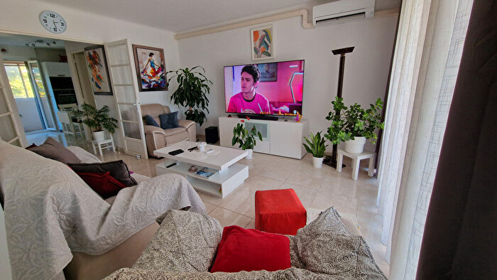 Appartement à vendre - Marignane, Centre-ville - 4 pièces - 2 chambres