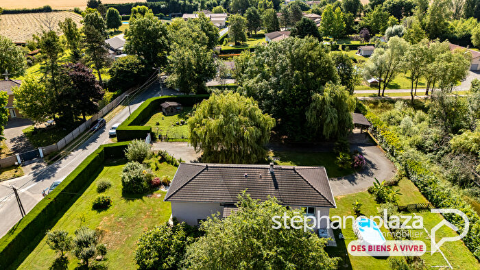 Maison à vendre - Ambérieux-en-Dombes - 8 pièces - 5 chambres