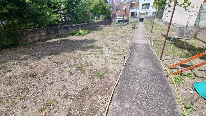 Maison à vendre - Noisy-le-Grand, Nord - 3 pièces - 2 chambres