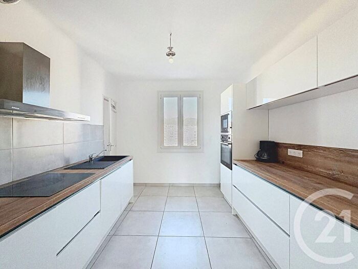 Appartement à louer - Ajaccio - 4 pièces - 3 chambres