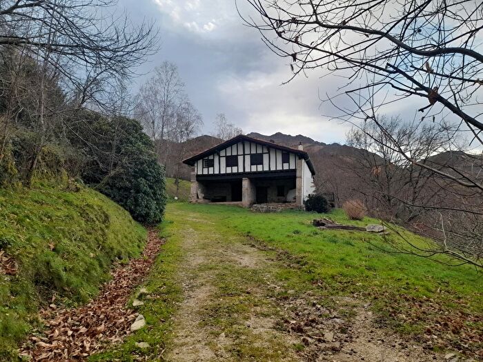 Maison à vendre - Sare - 8 pièces - 4 chambres