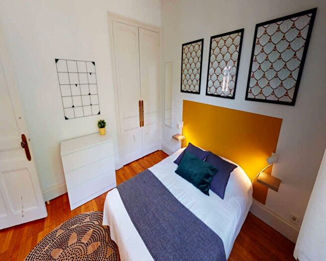 Appartement à louer - Montchat, Lyon ème arrondissement - 8 pièces - 9 chambres