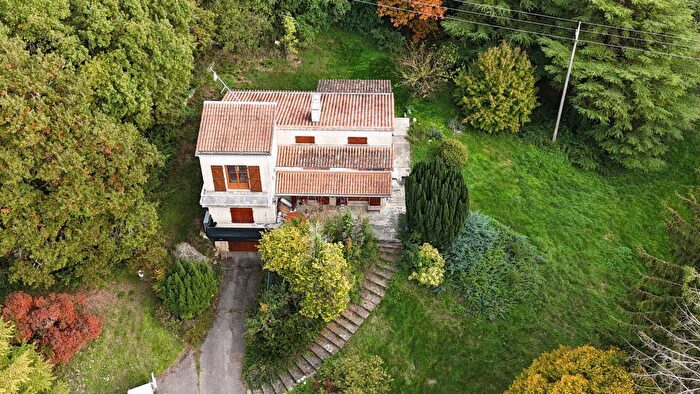 Maison à louer - Frontonas - 6 pièces - 4 chambres