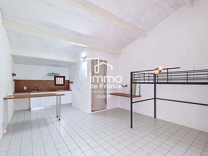 Appartement à vendre - La Roche-sur-Yon, Pyramides, Jean-Yole - 1 pièce