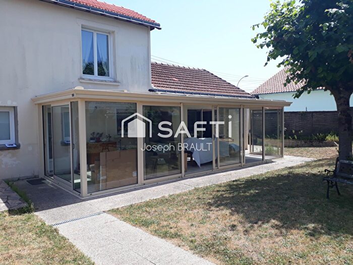 Maison 7 pièces à Saint-Sébastien-sur-Loire, Est, à vendre
