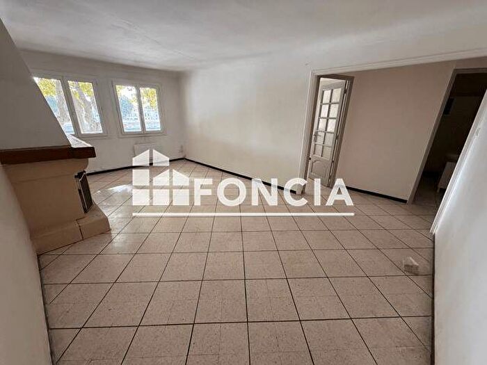 Appartement à louer - Trinquenaille, Arles - 3 pièces - 2 chambres