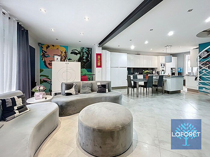 Maison à vendre - Noisy-le-Grand, Nord - 5 pièces - 3 chambres