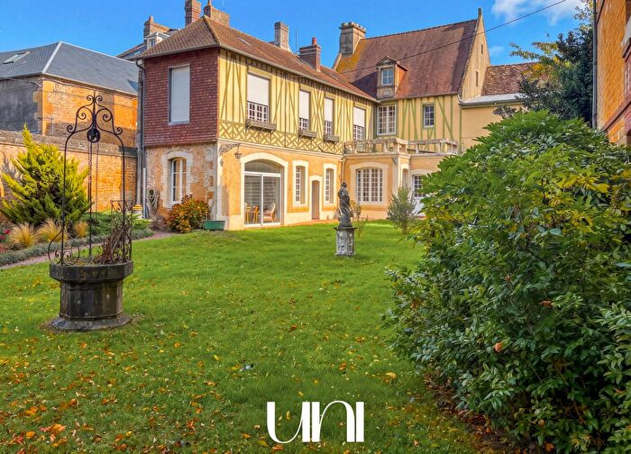 Saint-Pierre-sur-Dives : Maison 8 pièces à vendre