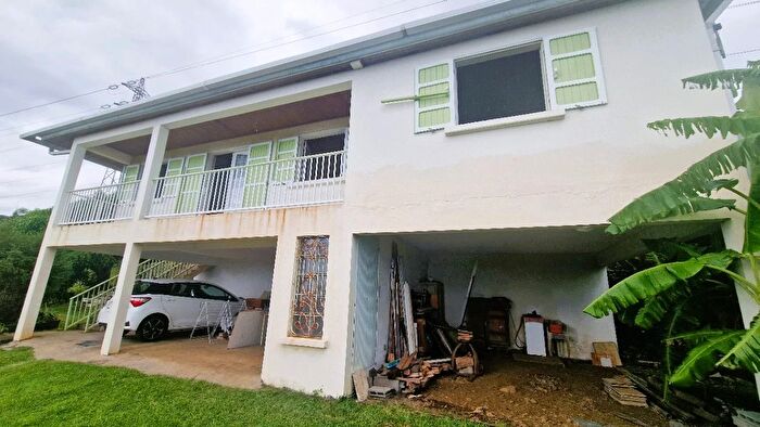 Maison à vendre - Saint-Denis, Bois de Nèfles, Sainte-Clotilde - 4 pièces - 3 chambres