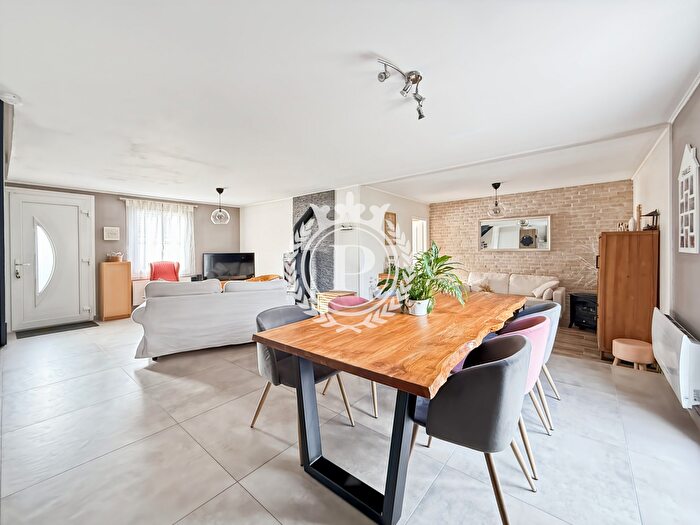 Maison à vendre - Fontenay-Trésigny - 6 pièces - 4 chambres