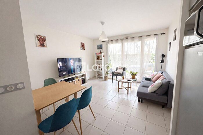Appartement à louer - Est Nord Ouest Sud, Émerainville - 2 pièces - 1 chambre