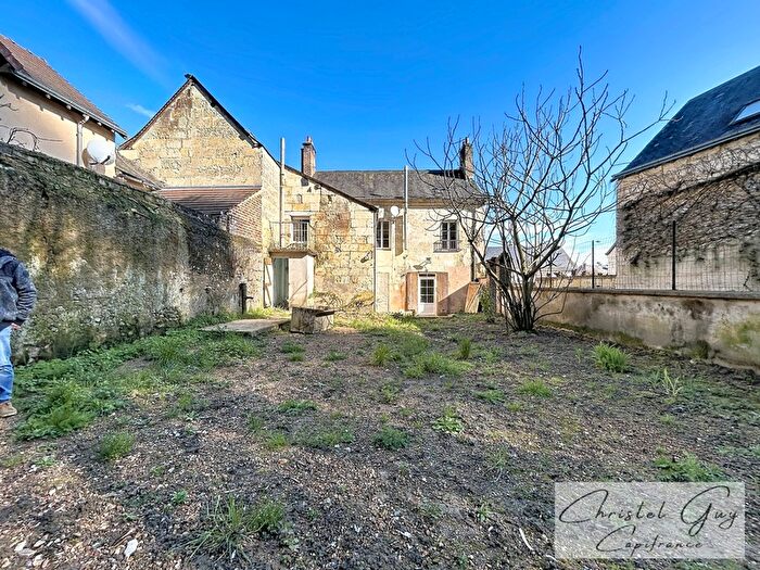 Maison à vendre - La Chartre-sur-le-Loir - 5 pièces - 4 chambres