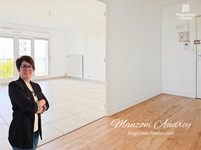 La Chapelle-Saint-Luc, Chantereigne, Montvilliers - Appartement 4 pièces à vendre